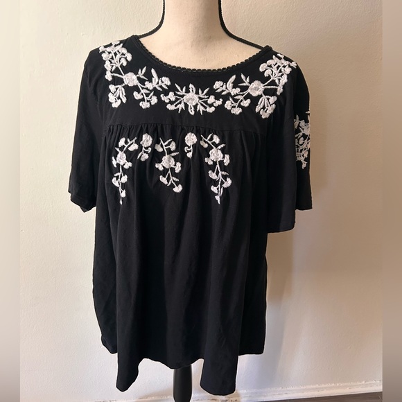 Grace | Tops | Grace Black White Bohemian Boho Tunic Top Floral ...